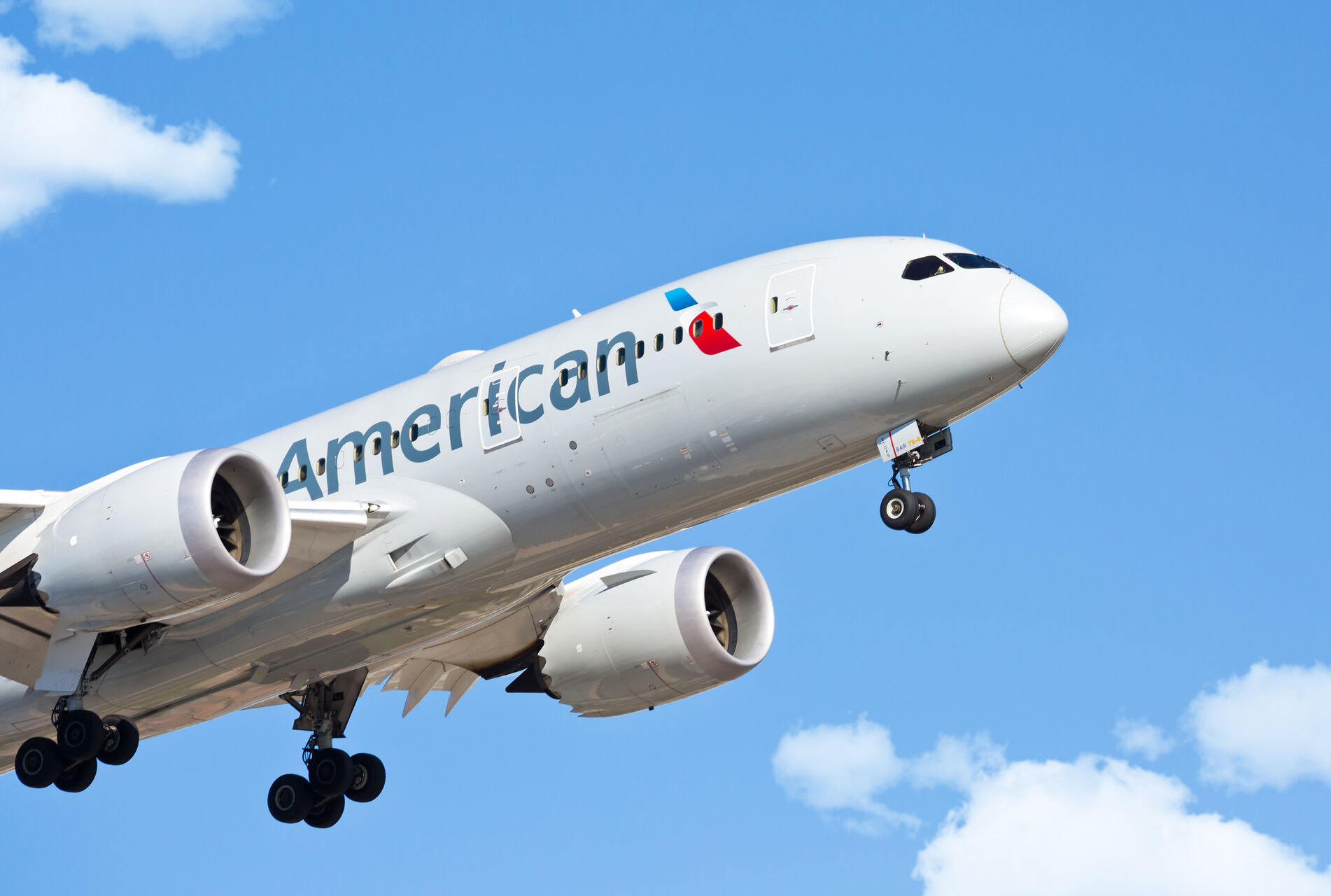 American Airlines Introduces Boeing 787 Dreamliners at New York JFK ...