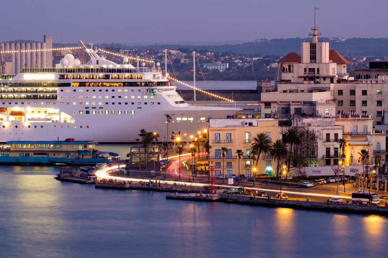 Cuba extends physical tourist card use through Dec 2025